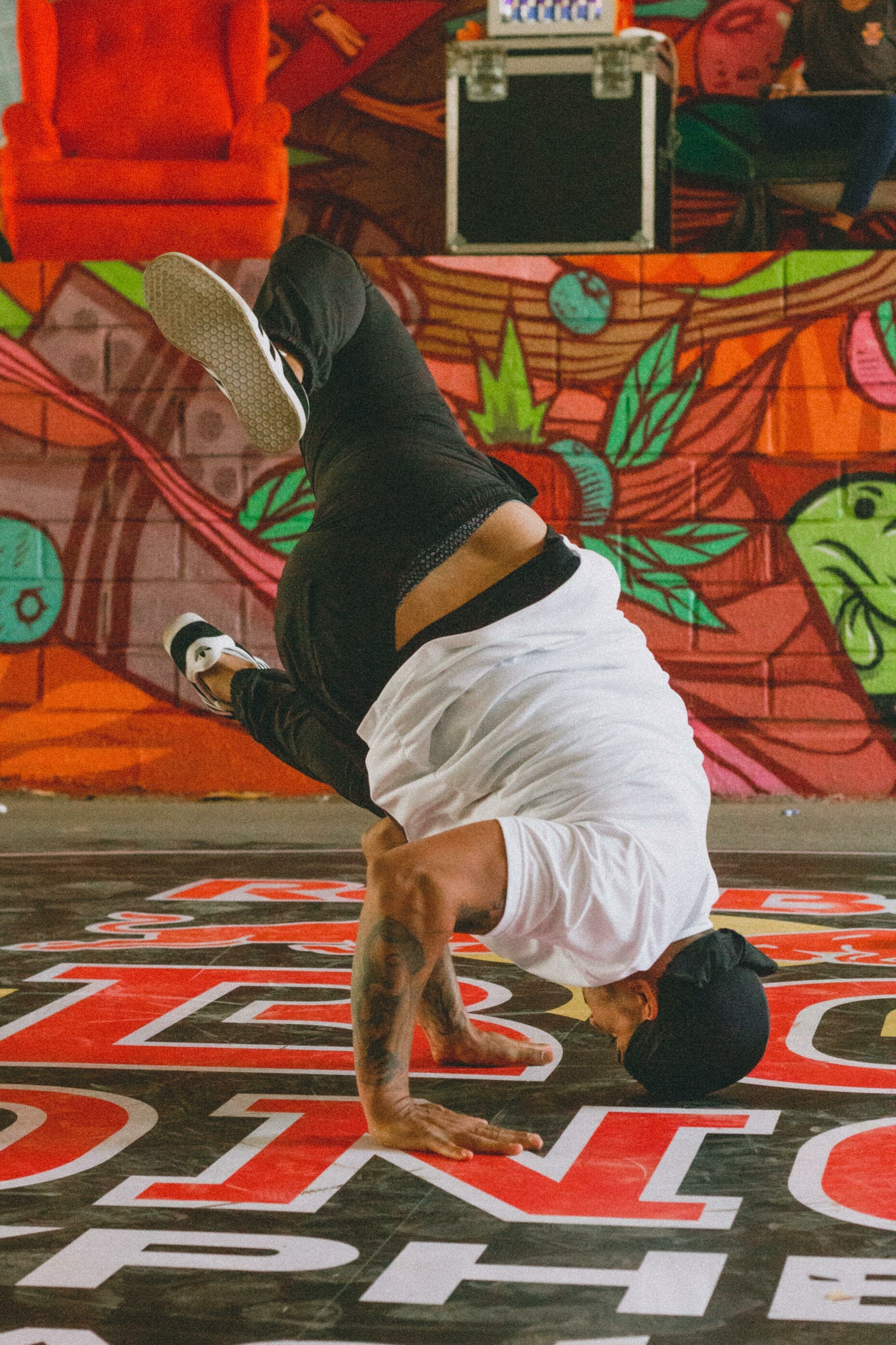 Beyond vandalism: the power and significance of graffiti | Meer