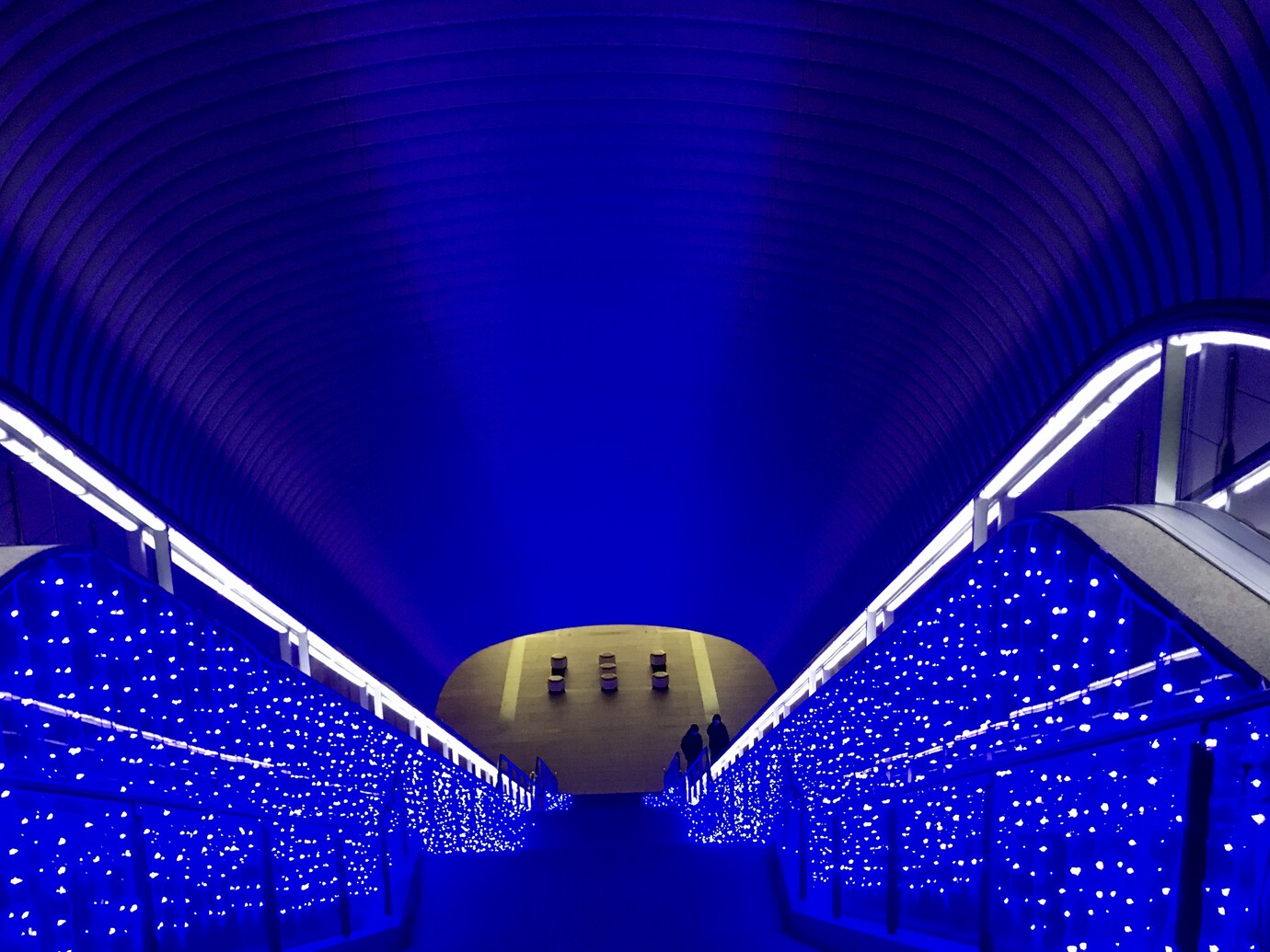 Museum of beauty on a scenic hill | Meer