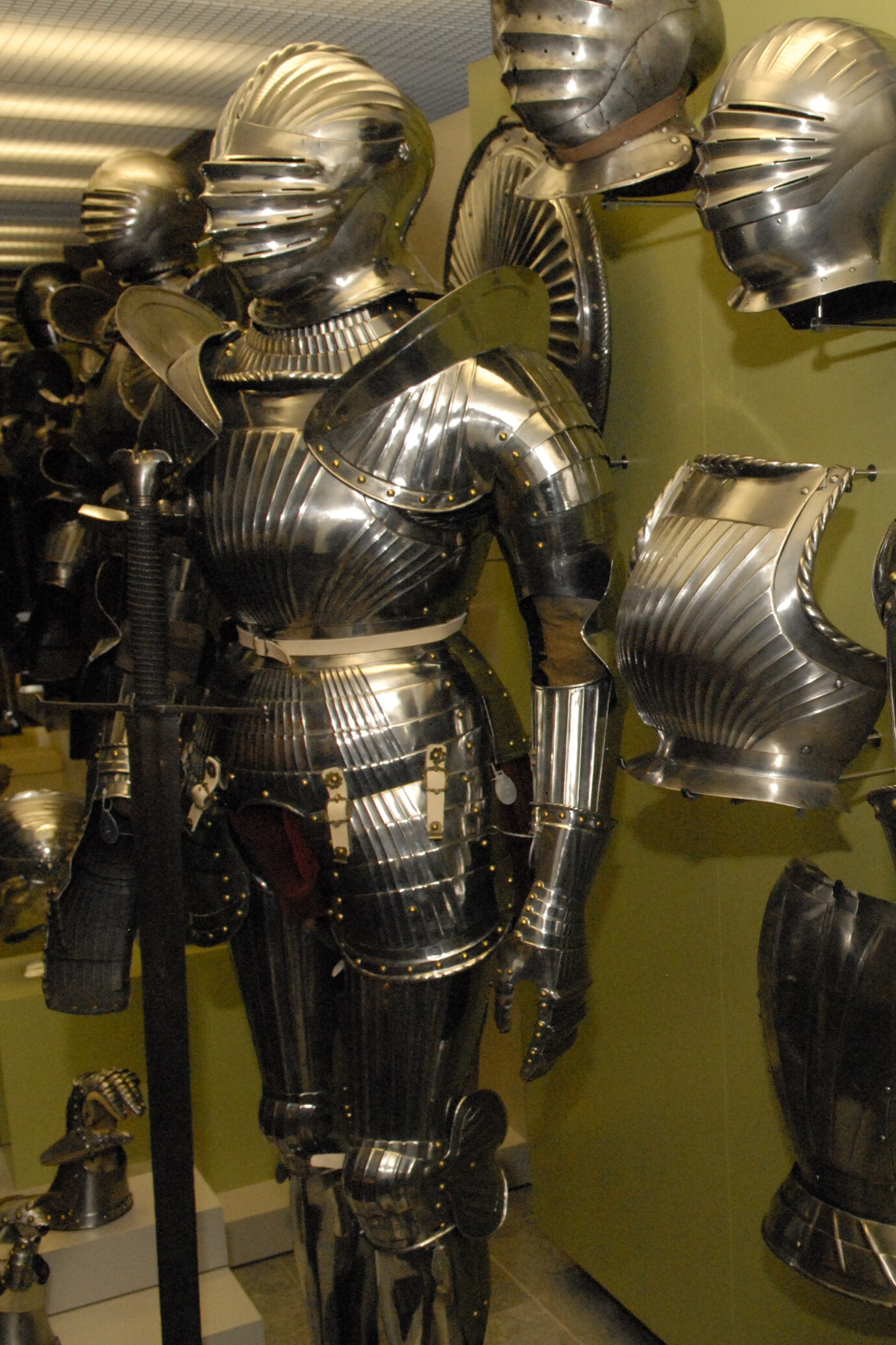 Arms and Armour Gallery | Meer