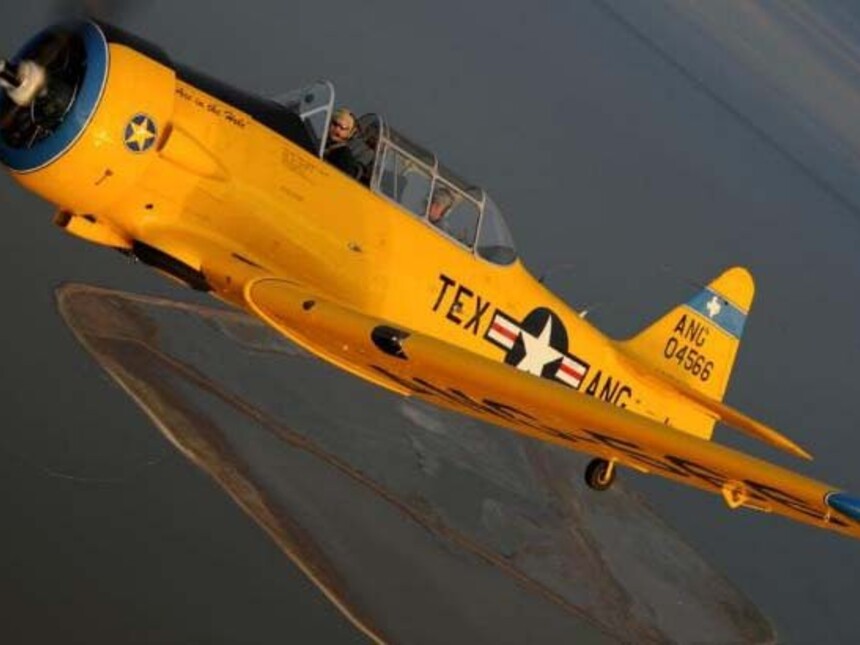 North American T-6 Texan | Meer