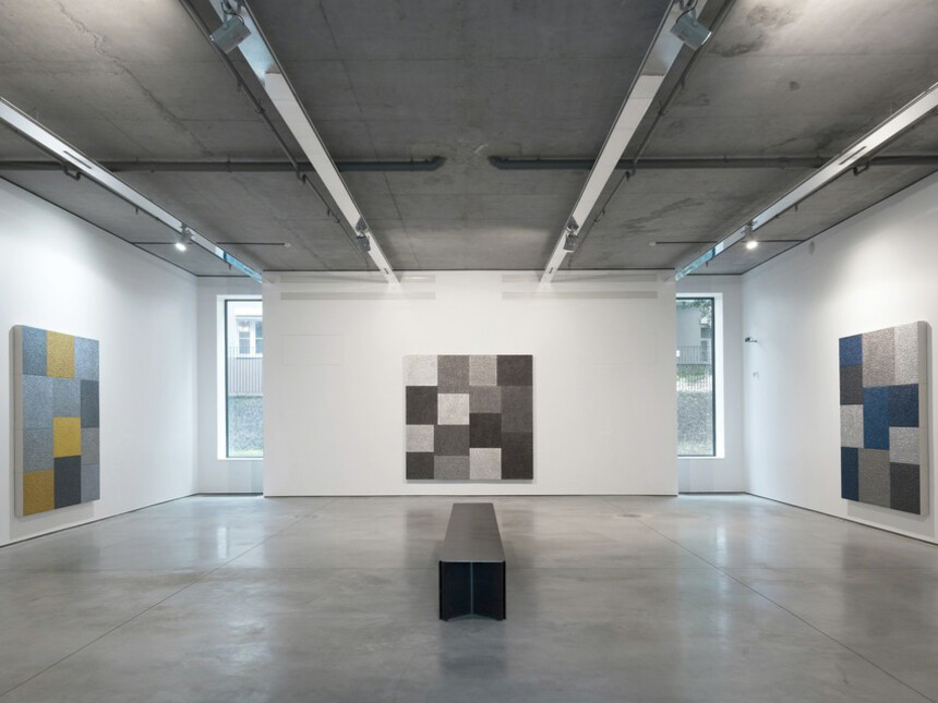 Peter Halley, Exhibition view. Courtesy of Gary Tatintsian Gallery ...