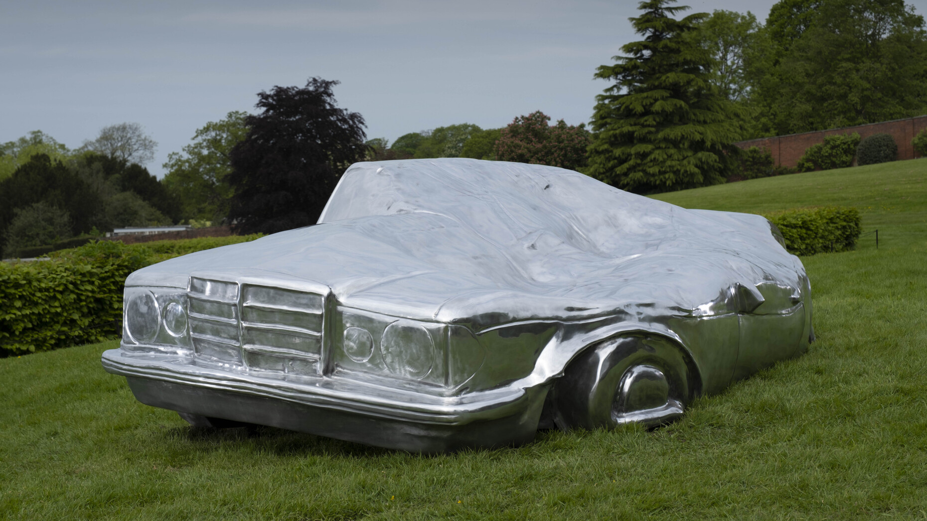 Erwin Wurm. Trap of the truth | Meer