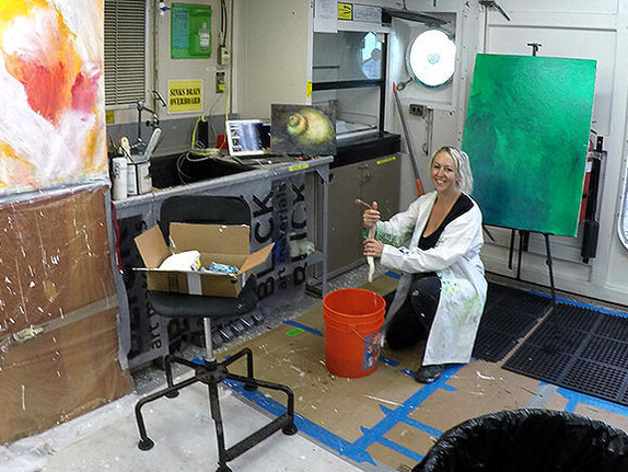 Lily Simonson: Painting the Deep | Meer