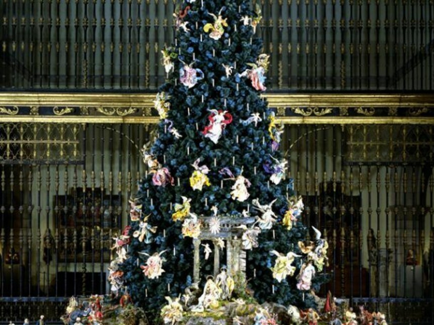Annual Christmas Tree and Neapolitan Baroque Creche display 20 ft. blue ...