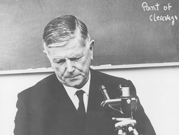 Frank Macfarlane Burnet | Meer