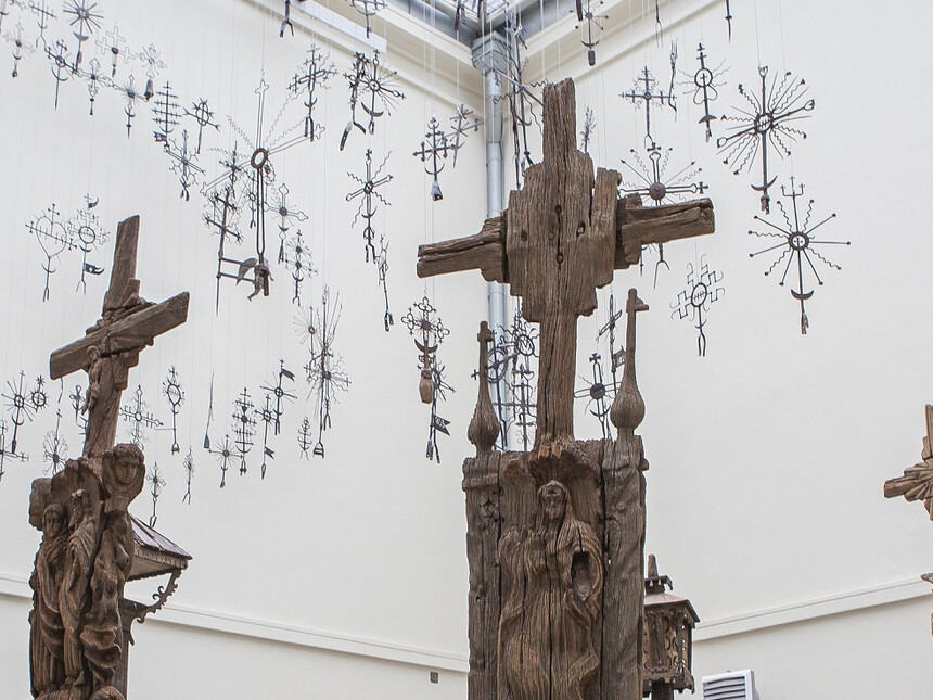 Lithuania, the land of crosses | Meer