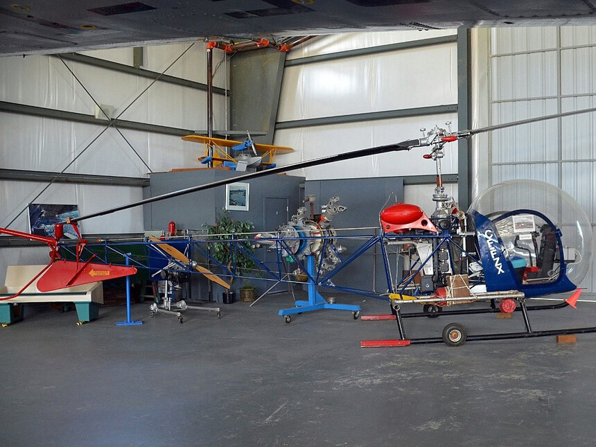 Bell Model 47D | Meer