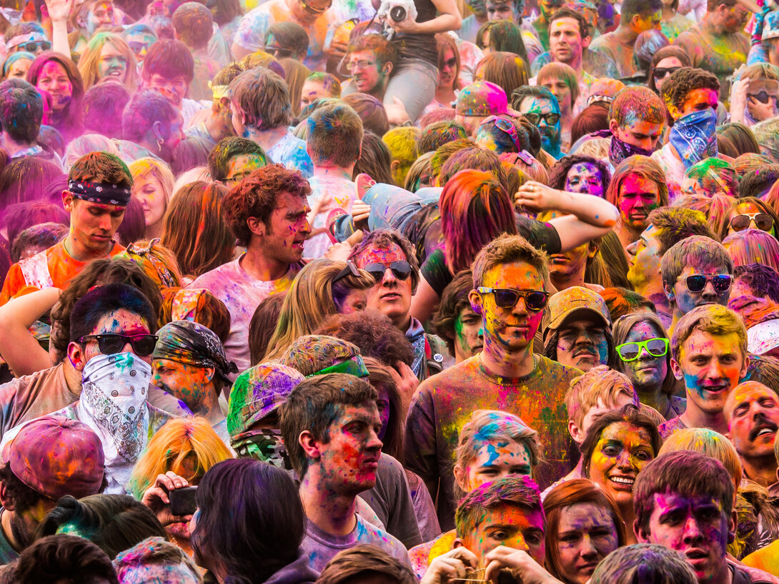 Why people follow trends: understanding herd mentality | Meer