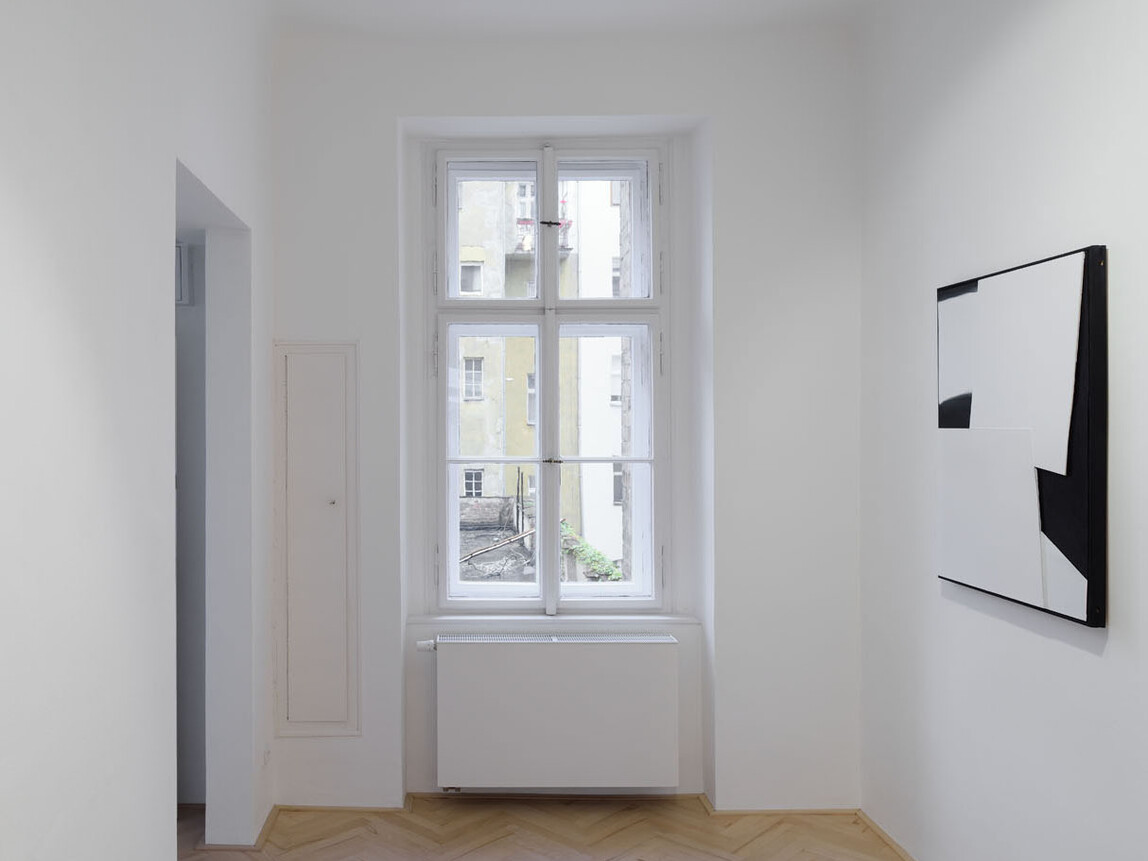 Uneasily Visible Place | Meer