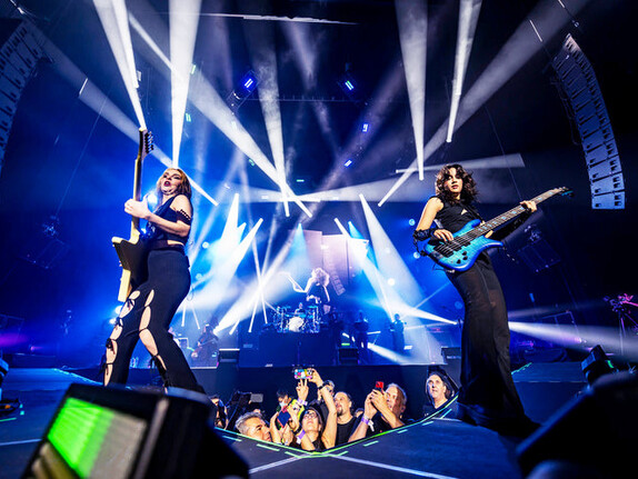 The Warning: Mexico's rising metal rock trio | Meer