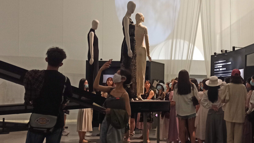 Fashion in the utopia of art | Meer