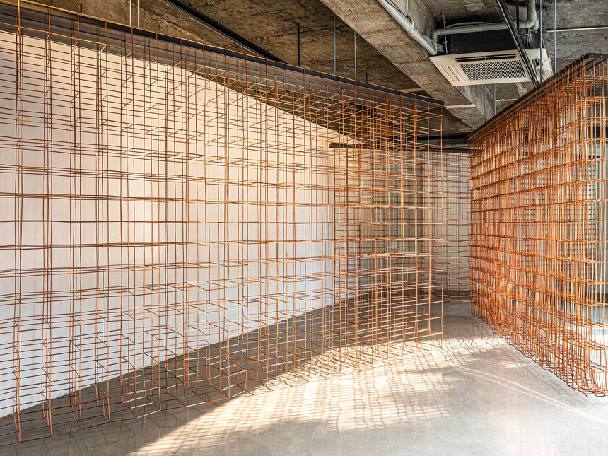 Jinnie Seo. Her Sides of Us | Meer