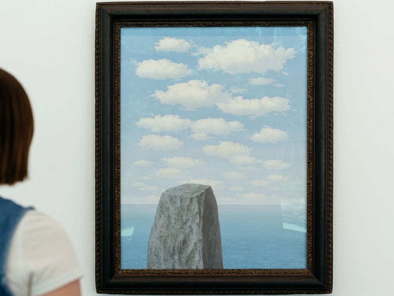 Foyer installation, René Magritte | Meer