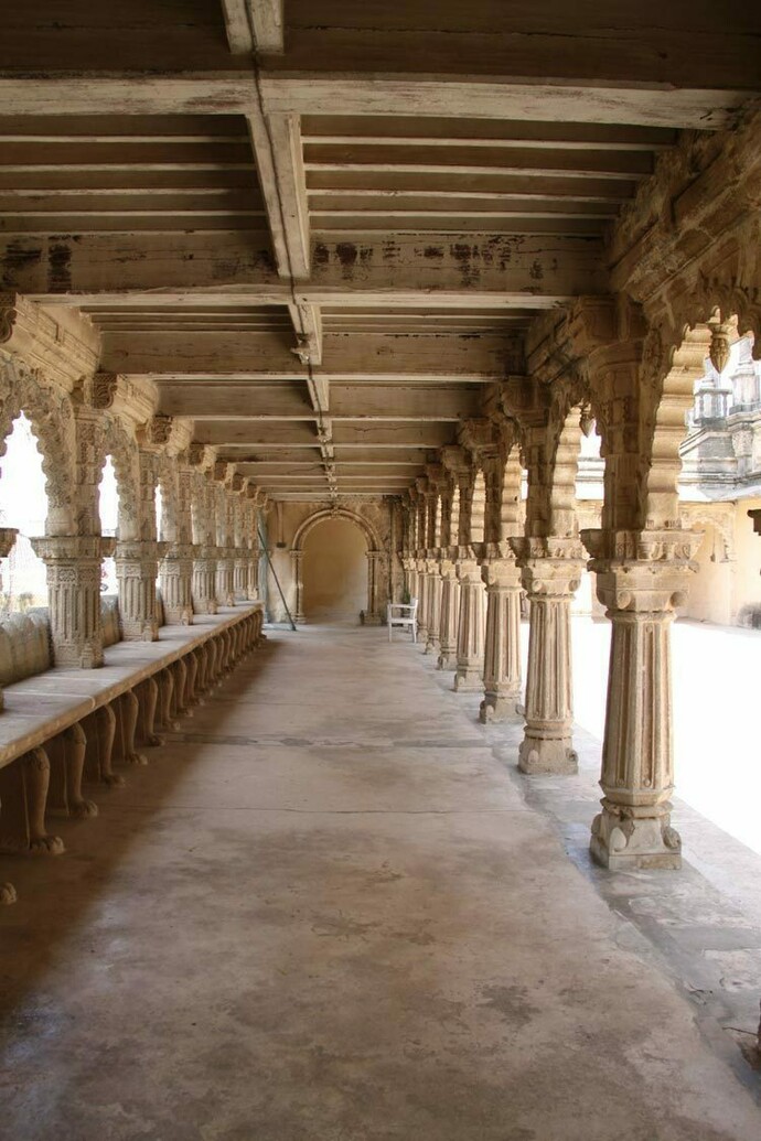 The Palaces of Gondal | Meer