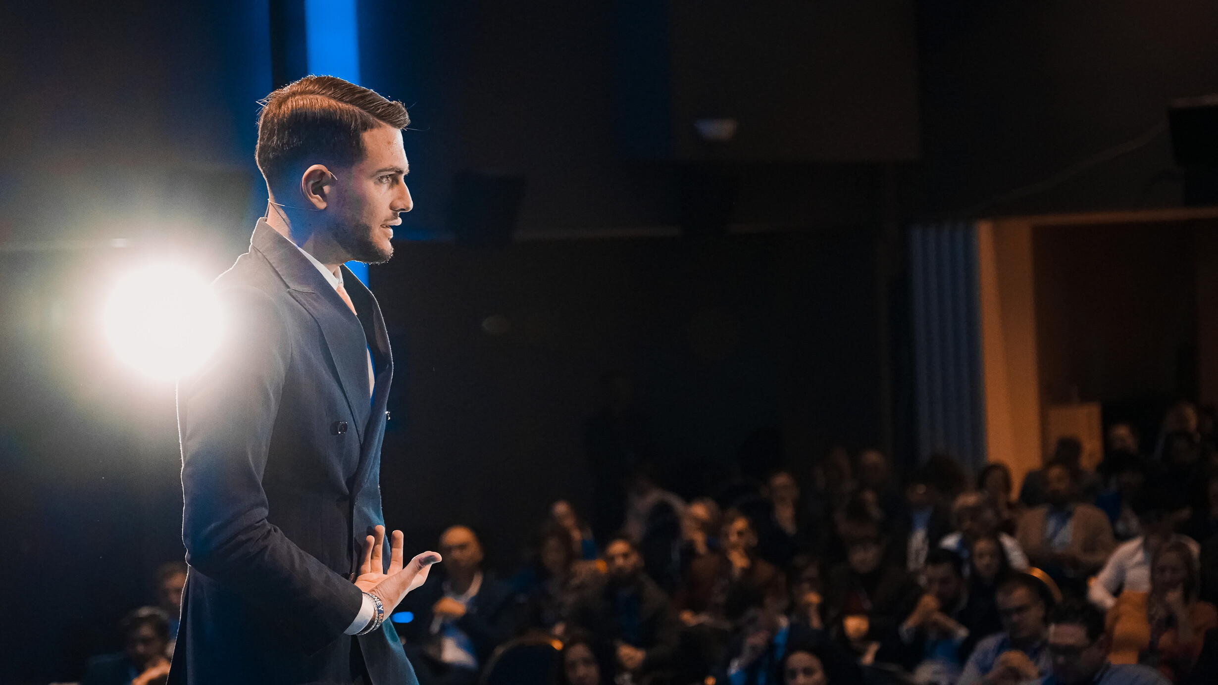 A tu per tu con Armando Perrone | Meer