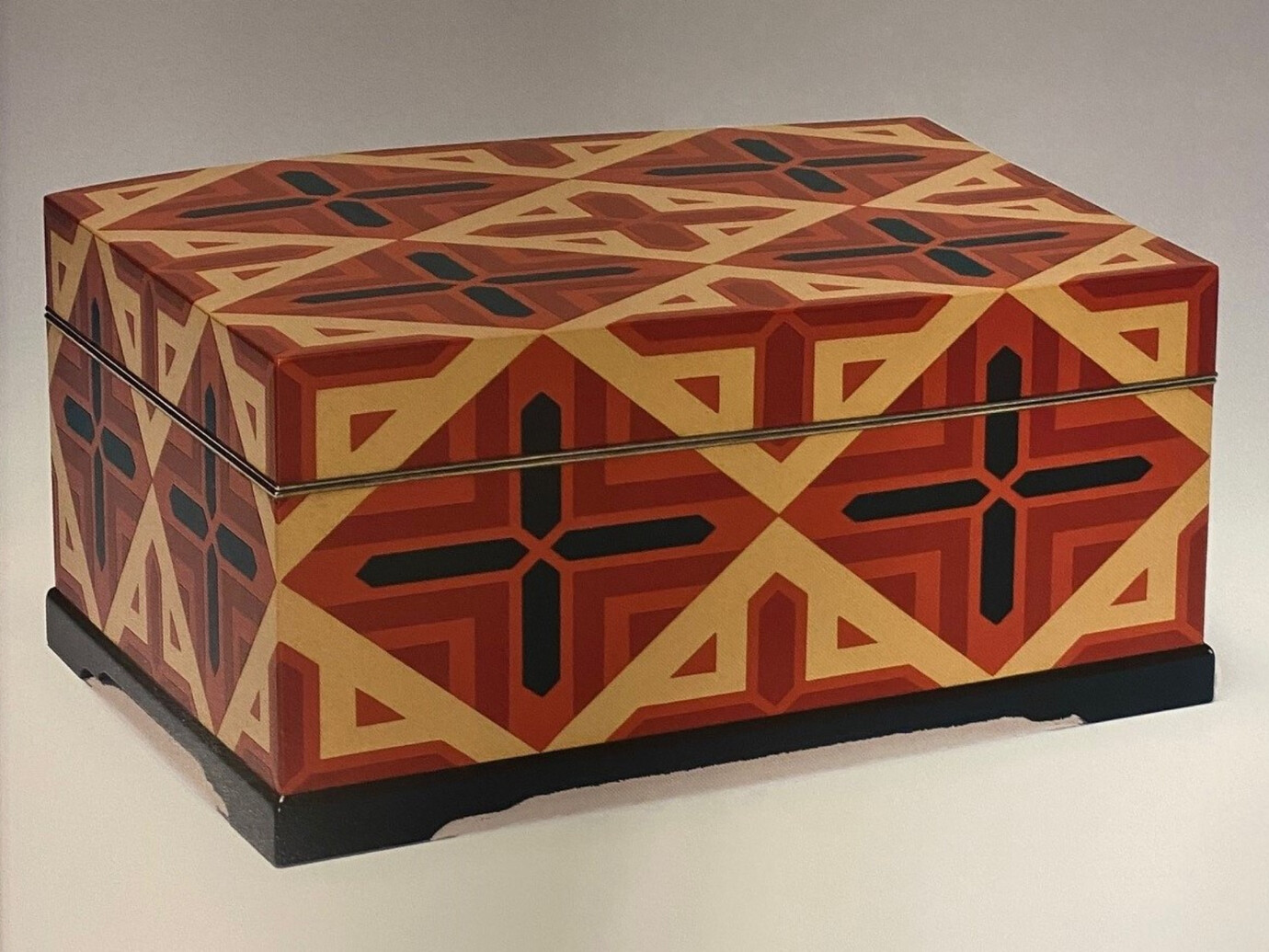 Art Deco lacquer and textiles from Japan | Meer