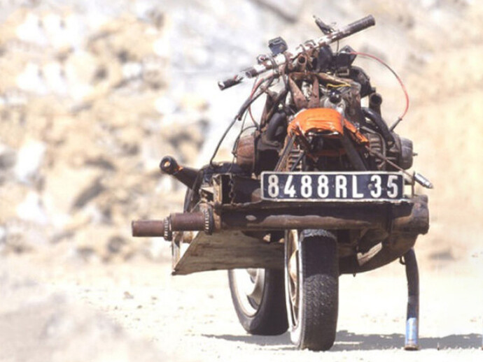 Emile Leray: dos caballos y un camello de acero | Meer