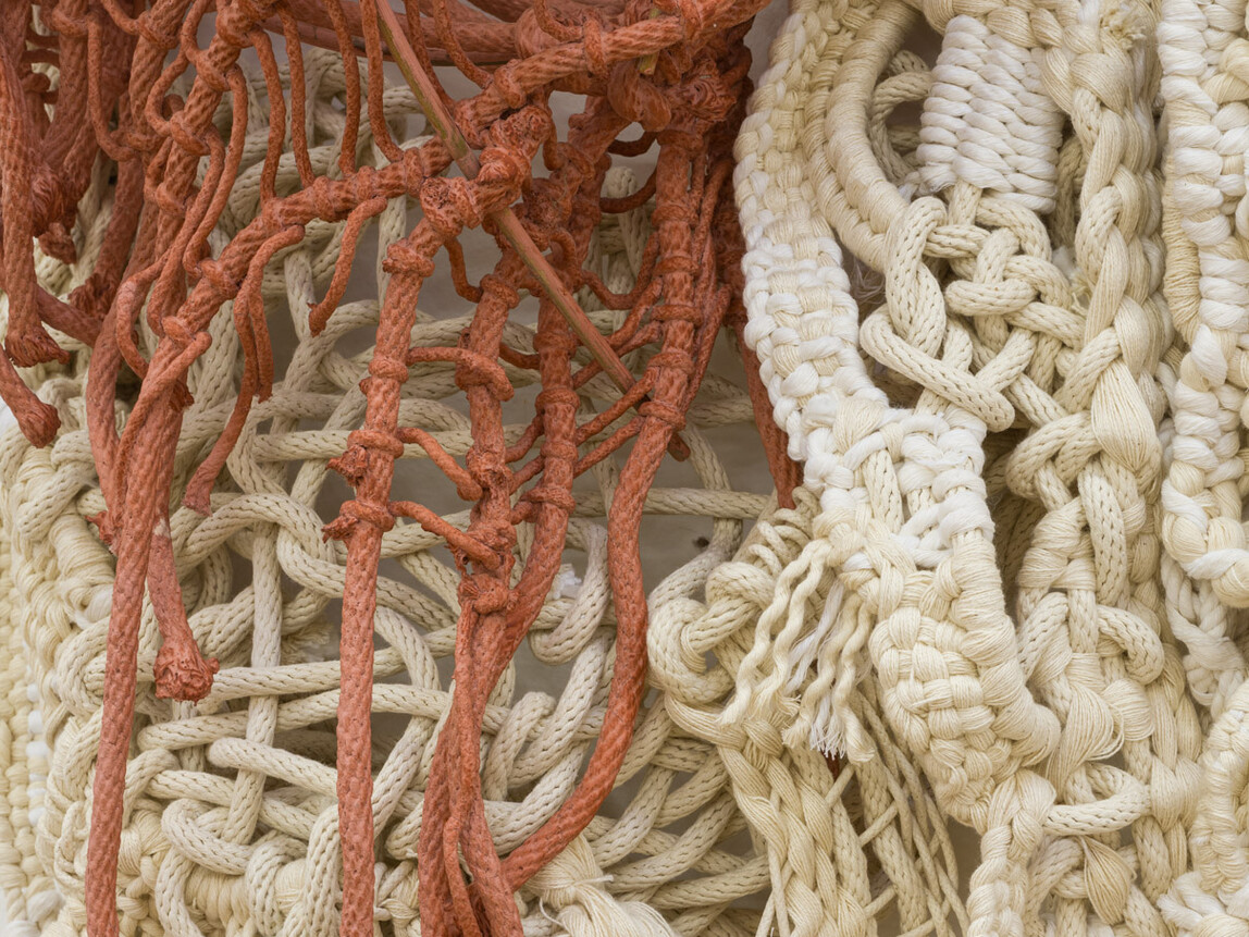 Tanya Aguiñiga. Telar terrenal / earthly loom | Meer