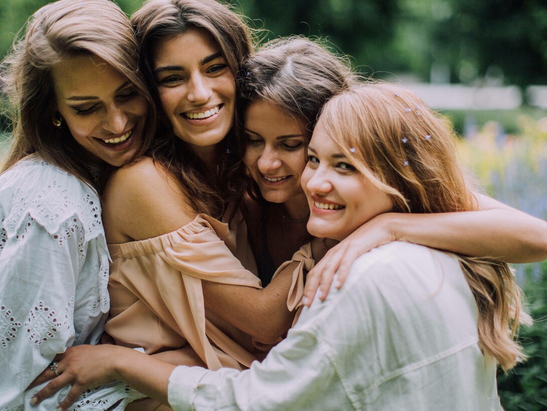 Fake friendships | Meer