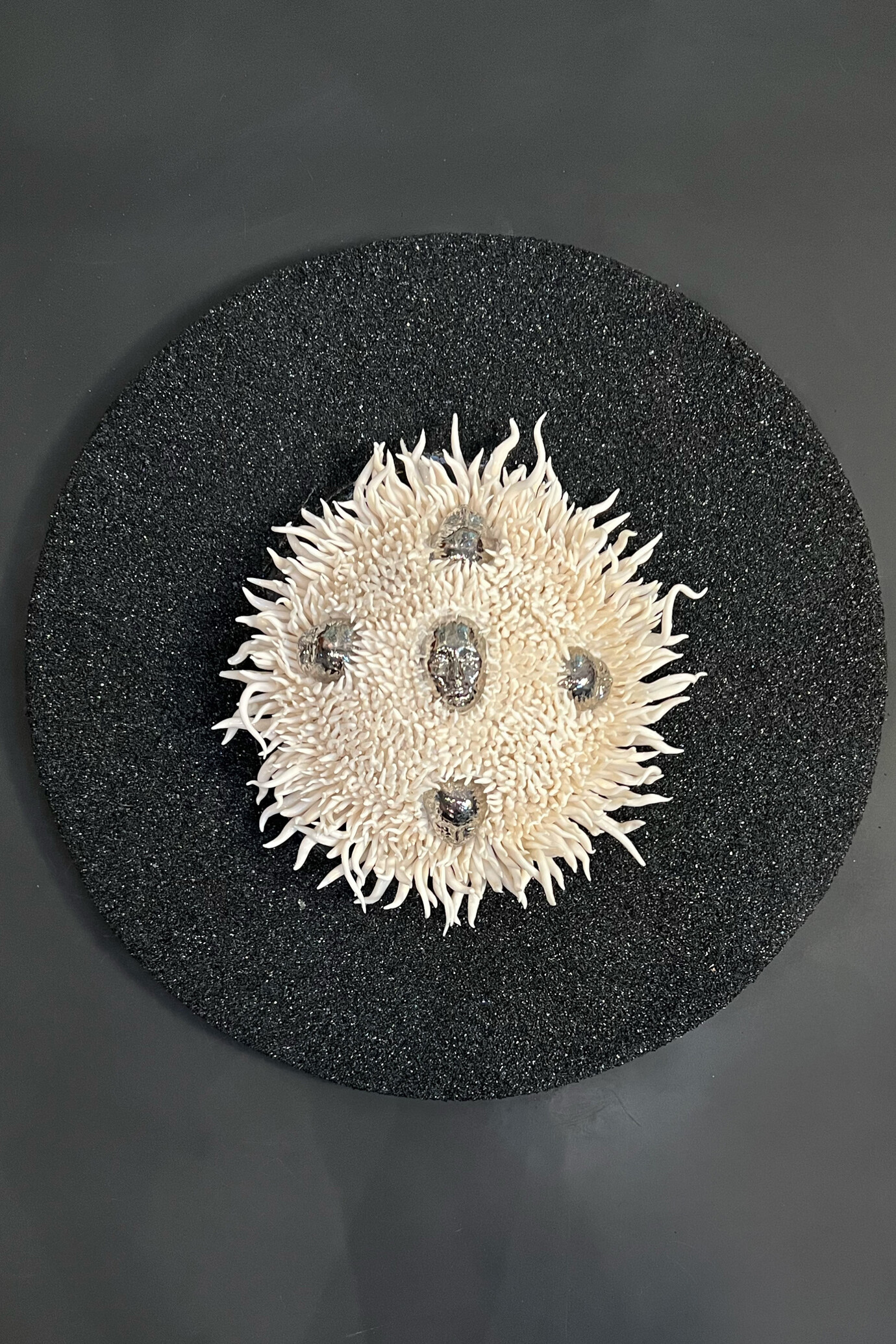 Saba Besier. Strange & sublime | Meer