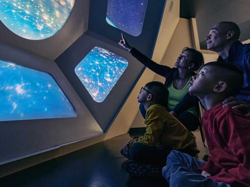 Life in orbit. The international space station | Meer