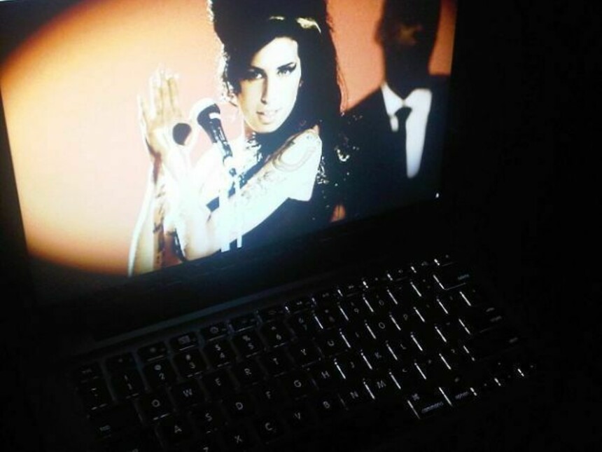 Amy Winehouse tribute by Zalon Thompson | Meer