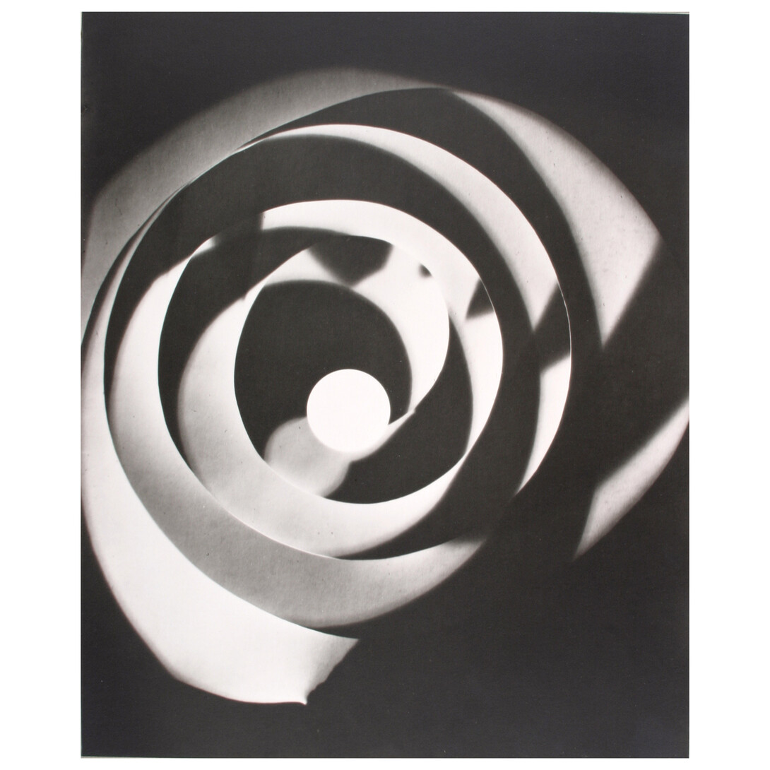 From Man Ray to O'Keeffe | Meer
