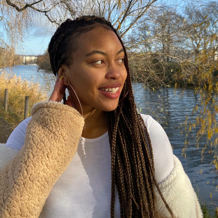 Shania Cooper | Meer