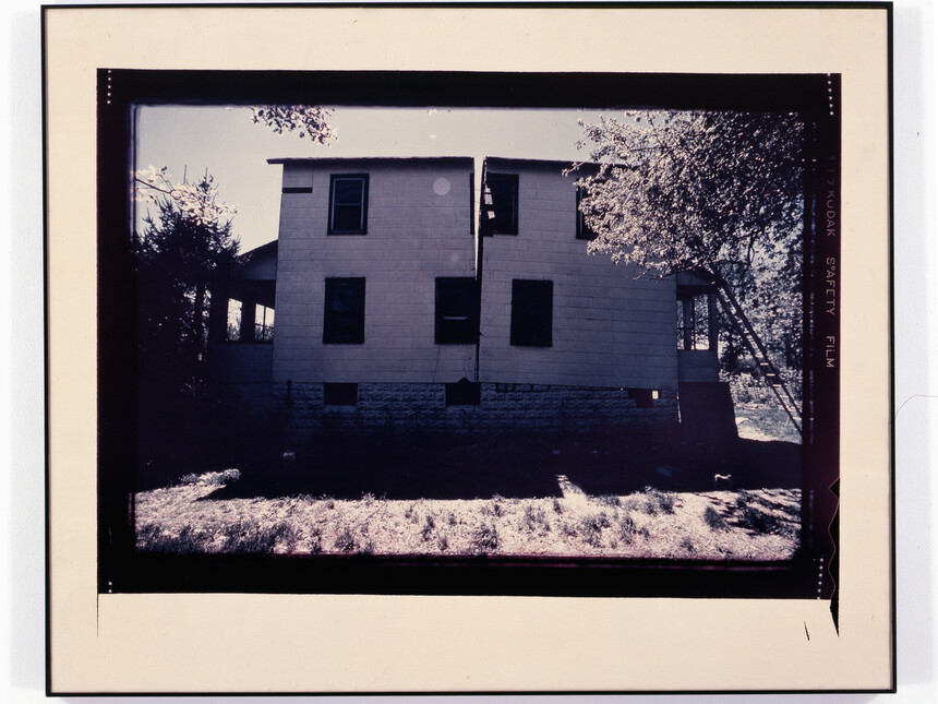 Gordon Matta-Clark, Splitting, 1974, Cibachrome print, 101.6 x 127 cm ...