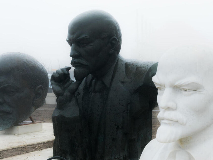 Outdoor exhibition of Soviet Monuments | Meer