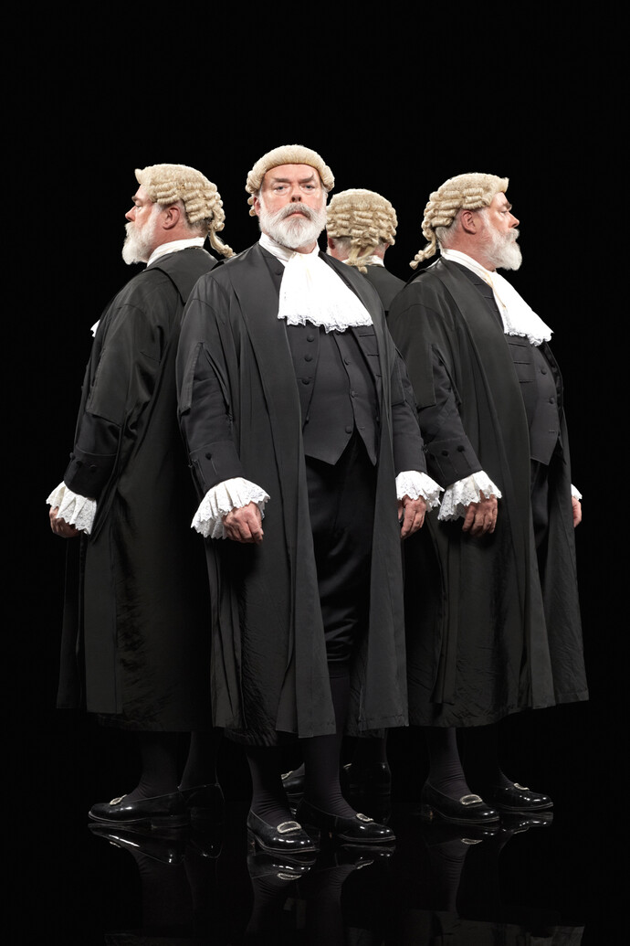 Hugo Rittson Thomas. The Queen's People | Meer