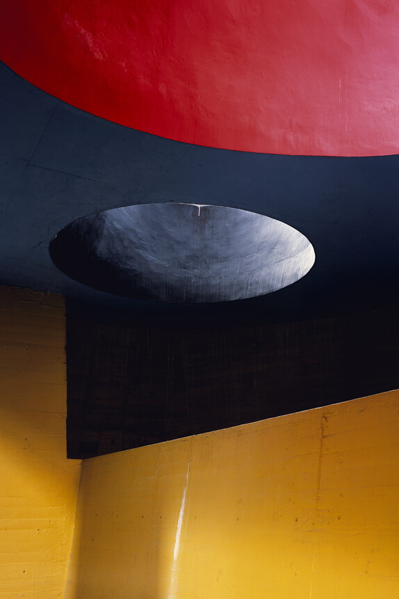 Light Lines: the architectural photographs of Hélène Binet | Meer