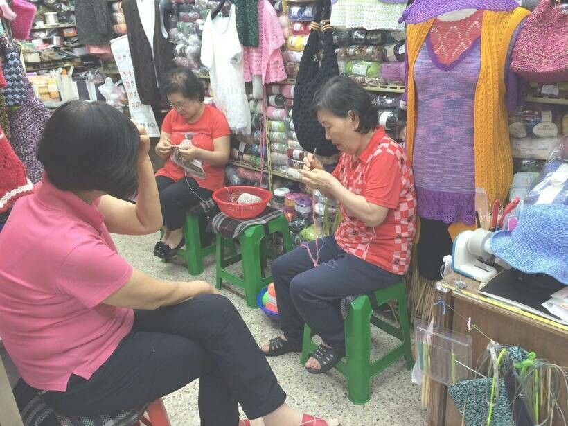 An interview with Barbara J. Zitwer | Meer