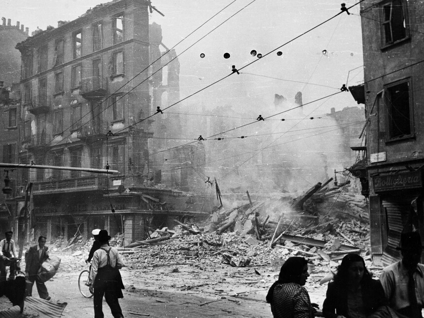 Bombardamenti in via Torino. Courtesy of Palazzo Morando | Palazzo Morando