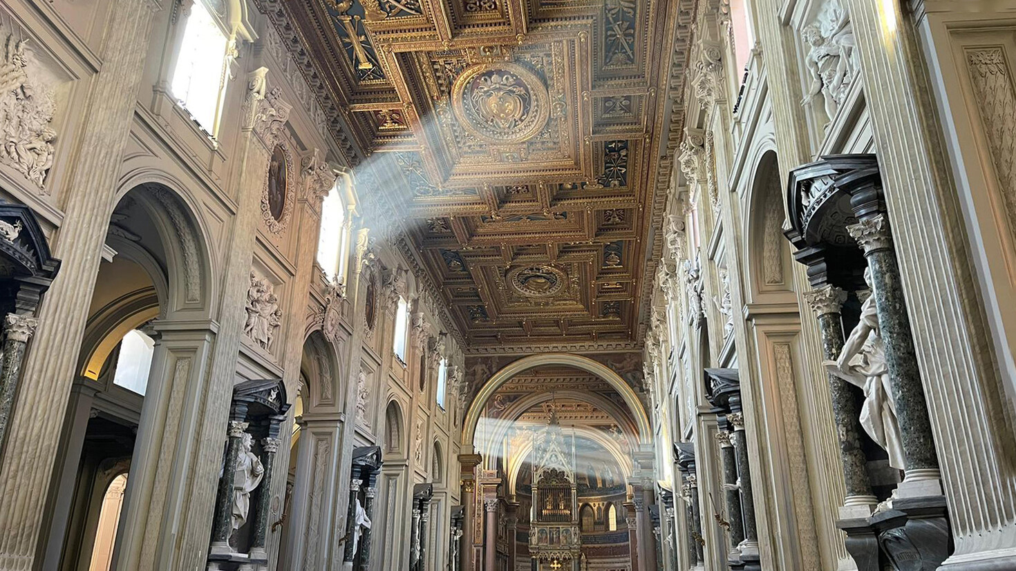 Cattedrale Lateranense: il restauro della navata maggiore | Meer