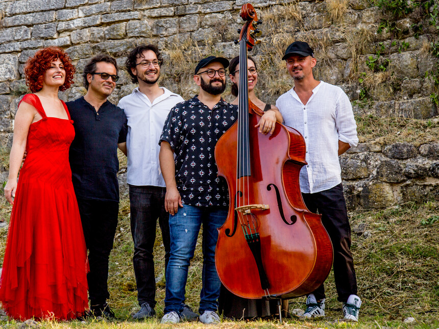 Intervista alla cantante e autrice Marta Lombardo | Meer