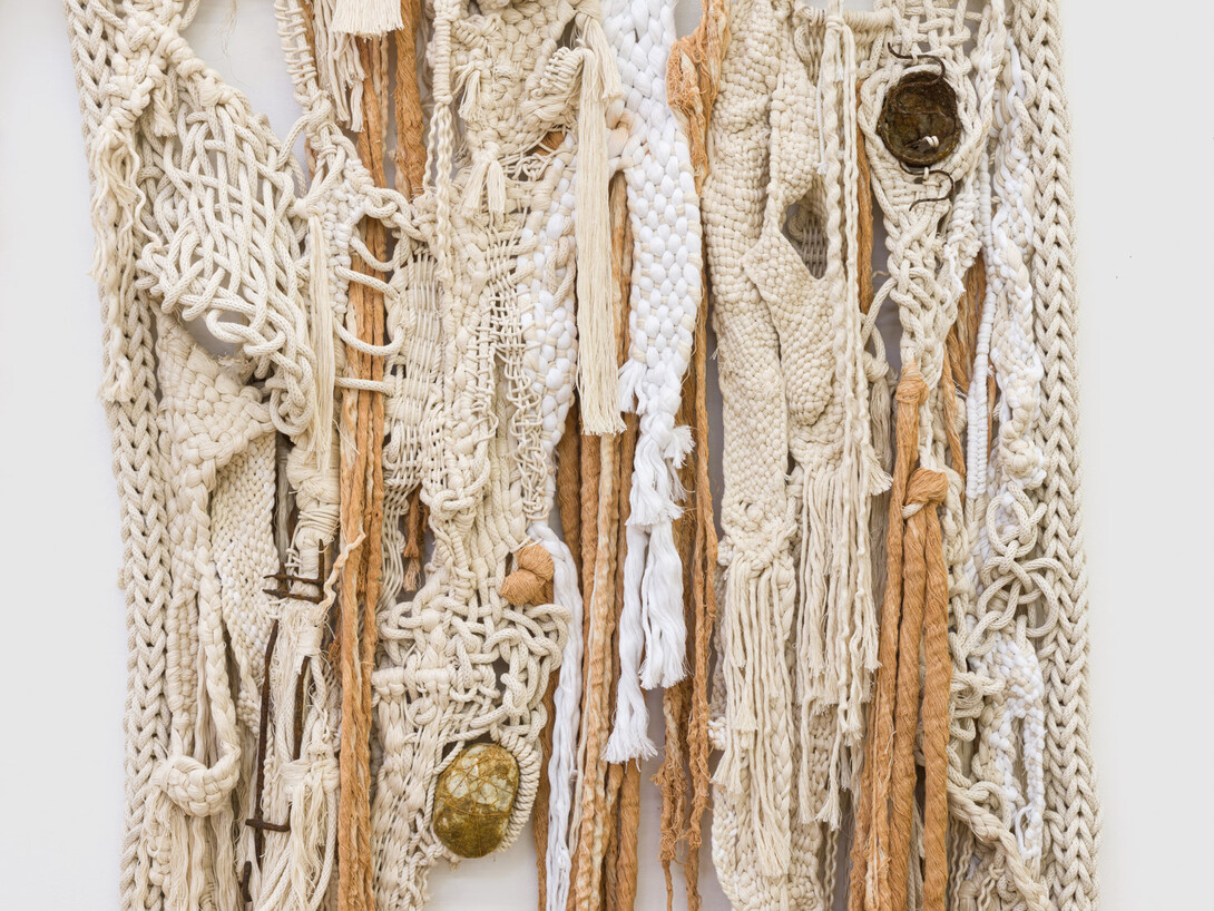 Tanya Aguiñiga. Telar terrenal / earthly loom | Meer
