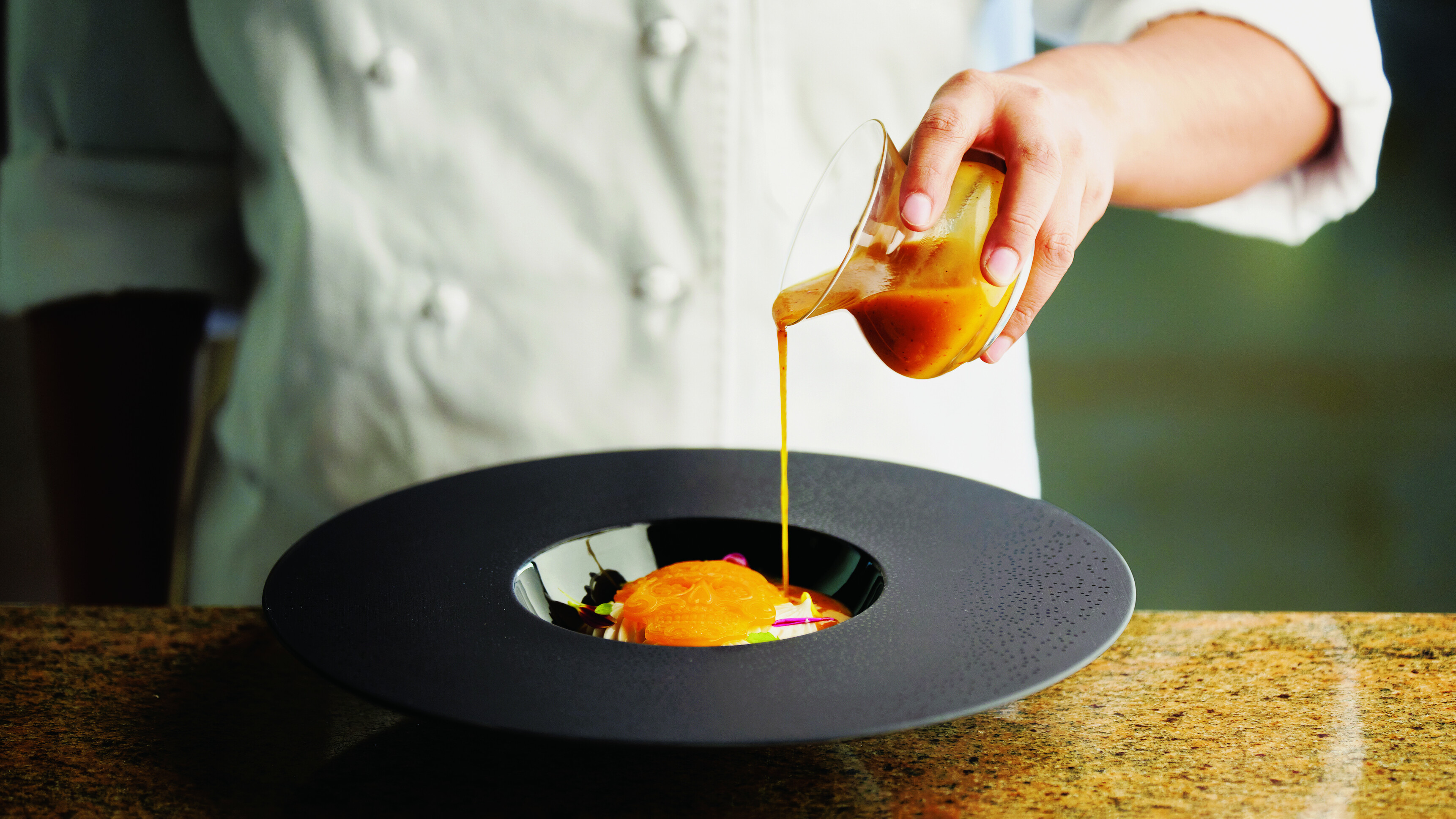 El chef Angel Betancourt: nos inspira pero no empalaga | Meer