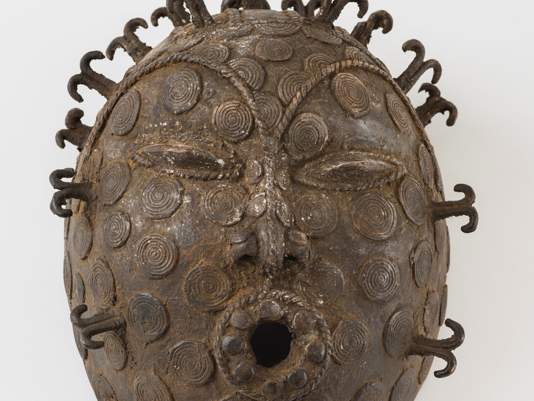 Bronze Age c. 3500 BC – AD 2018. | Meer