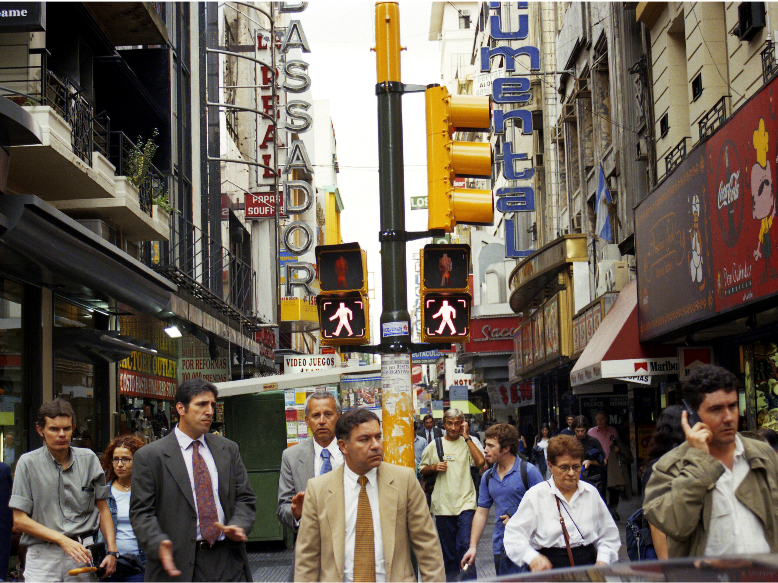 Alberto Goldenstein, Rue Lavalle (Calle Lavalle), série Flaneur, 2004 ...
