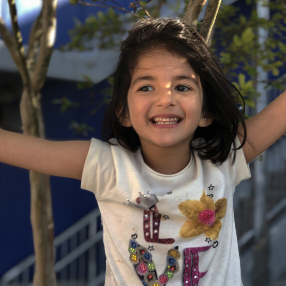 Ellie Archer: The leaf gurl | Meer