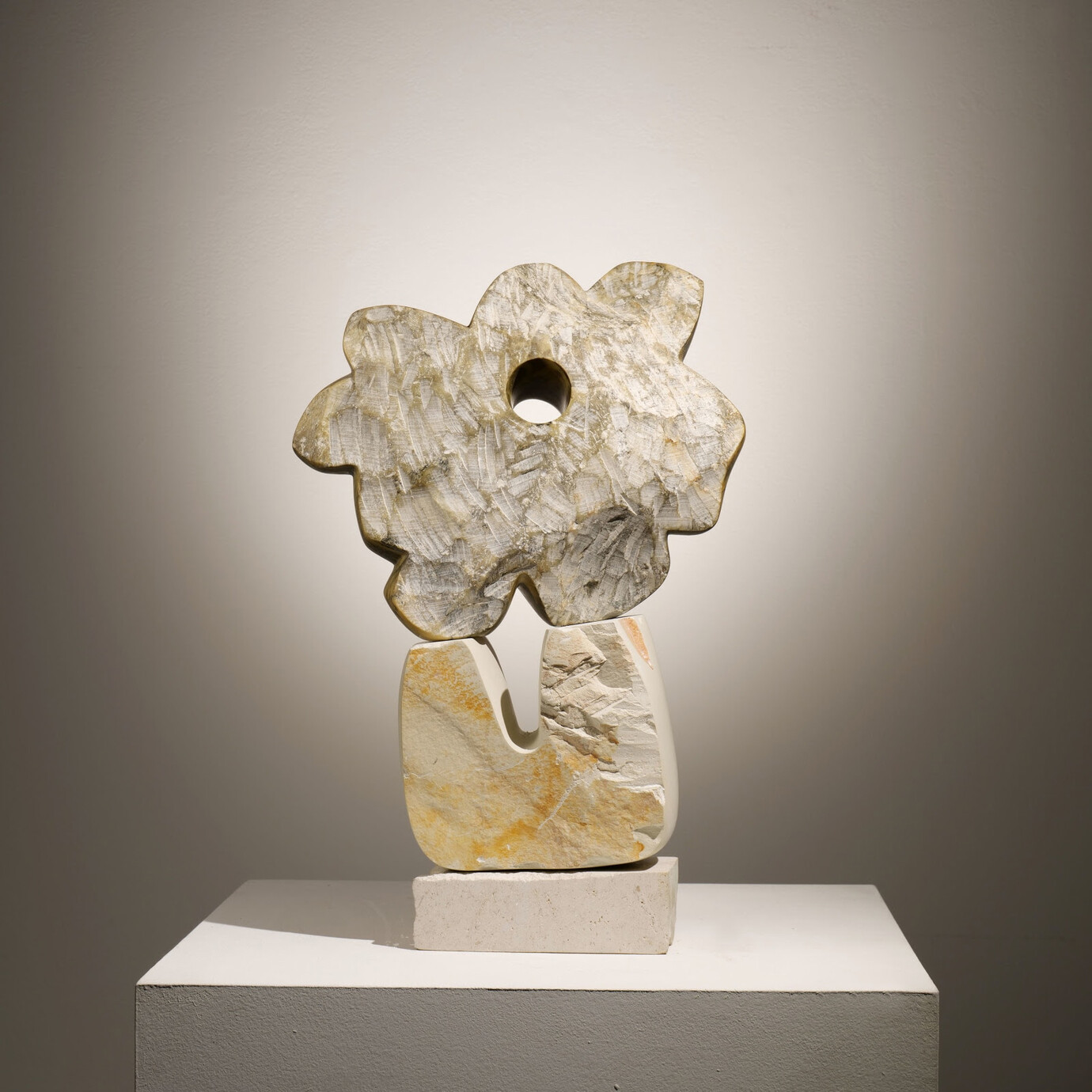 Ilhwa Kim, Aiko Tezuka, Nadia Yaron. Opposing materiality | Meer