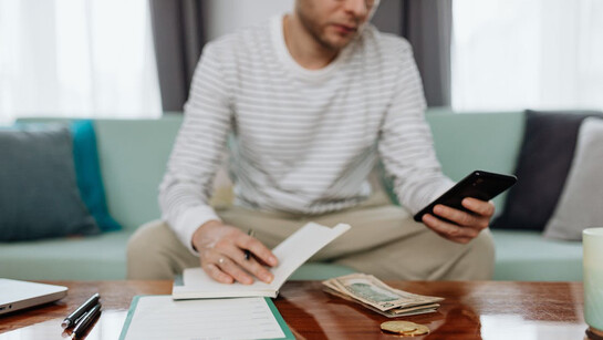 Mobile money: expanding financial services globally | Meer