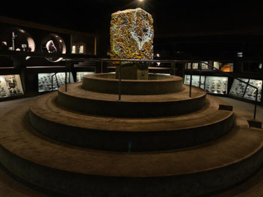 Guggenheim Hall of Minerals. Courtesy of American Museum of Natural ...