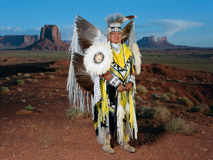 Doug Hall. Bodies in Space | Meer