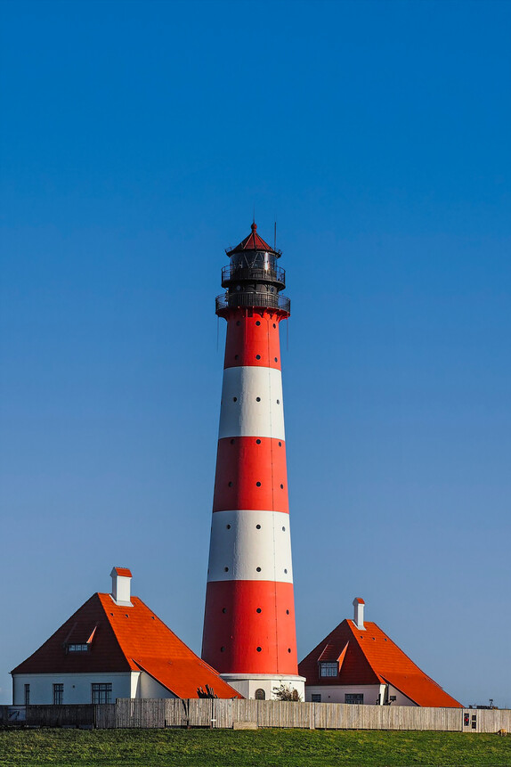 Comment les phares veillent-ils sur les marins ? | Meer