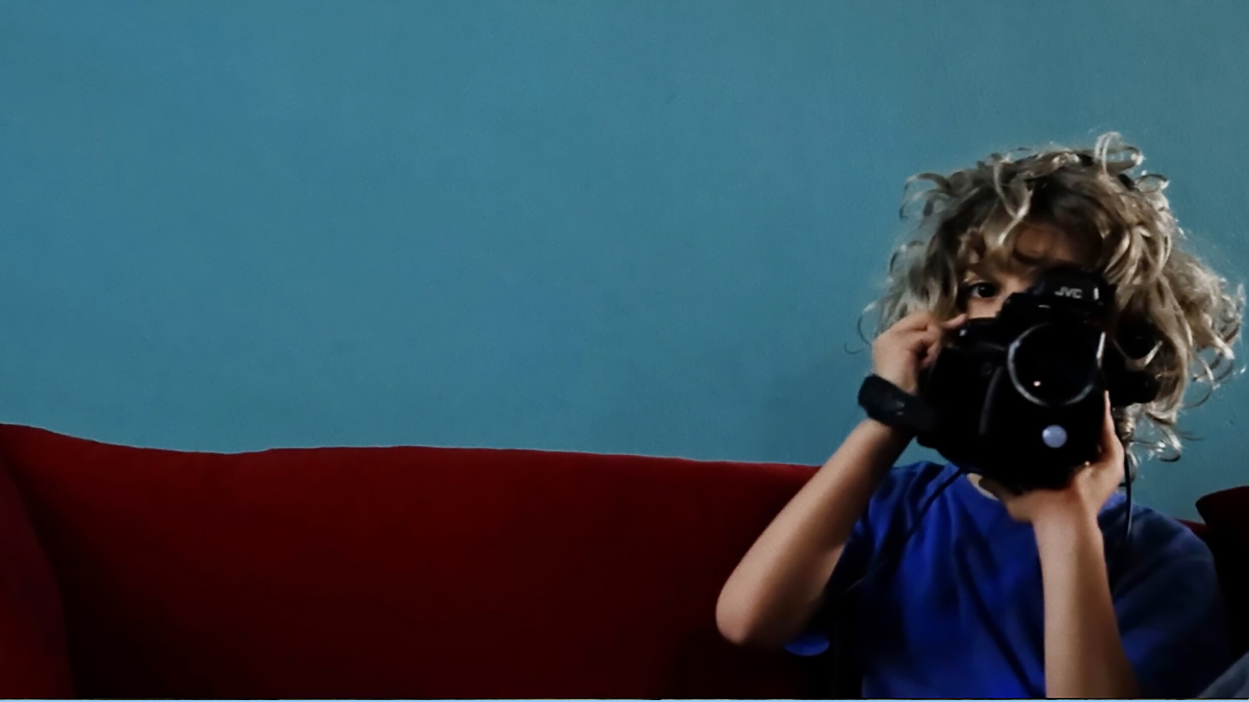 Amora: a poetic look at childhood and a disappearing city | Meer