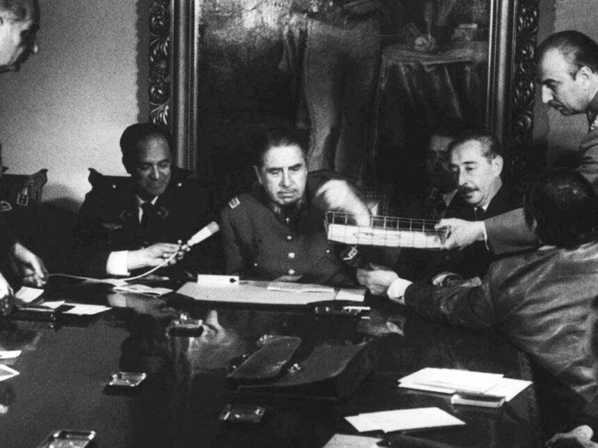 Tres generales y un almirante | Meer