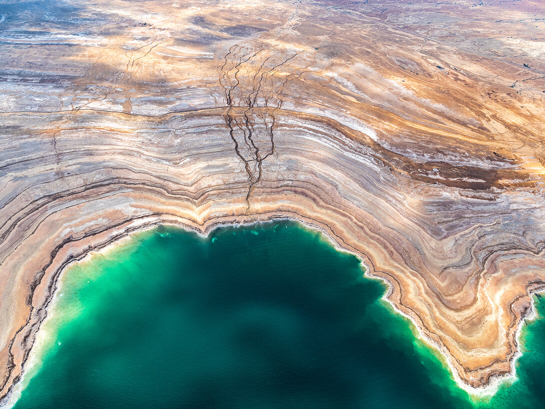 Capturing perspectives: the aerial artistry of Donn Delson | Meer