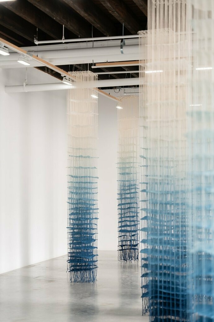 Gospel of three dimensions | Meer